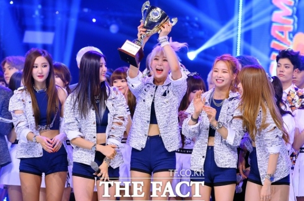 TMZ, EXID 인종차별 논란…엠버 “철없고 예의 없는 행동” | 연예 | 방송