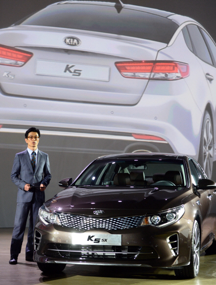 기아차 “신형 K5로 수입차 잡고 영광 재현” | 서울신문