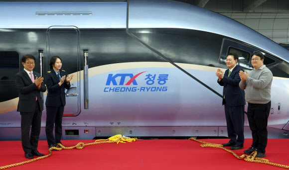 [포토] 차세대고속열차 ‘KTX-청룡’ | 서울Pn