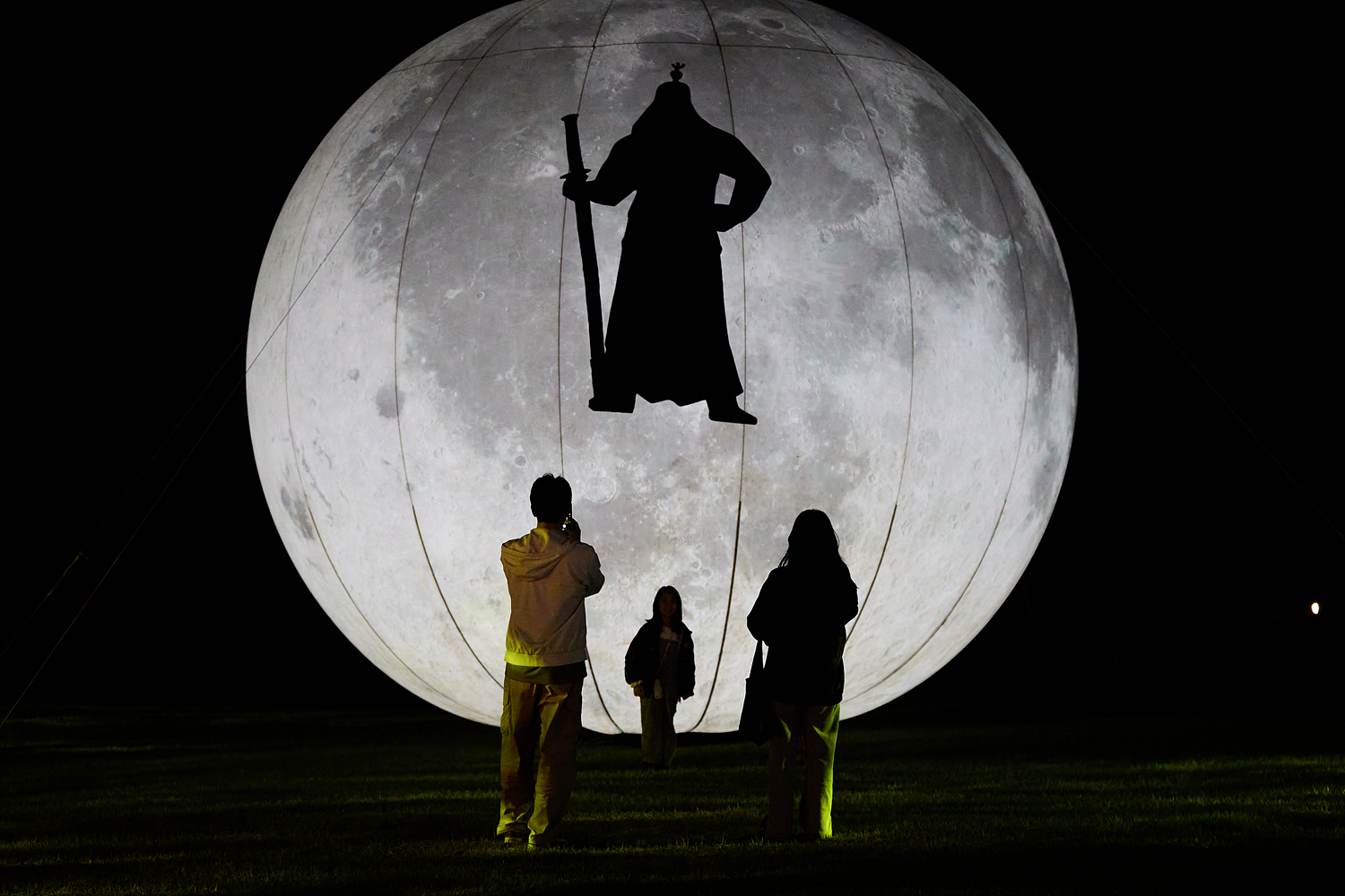 이순신 탄신일 63만 인파 몰렸다…아산시, ‘상생·경제 축제’로 | 서울Pn